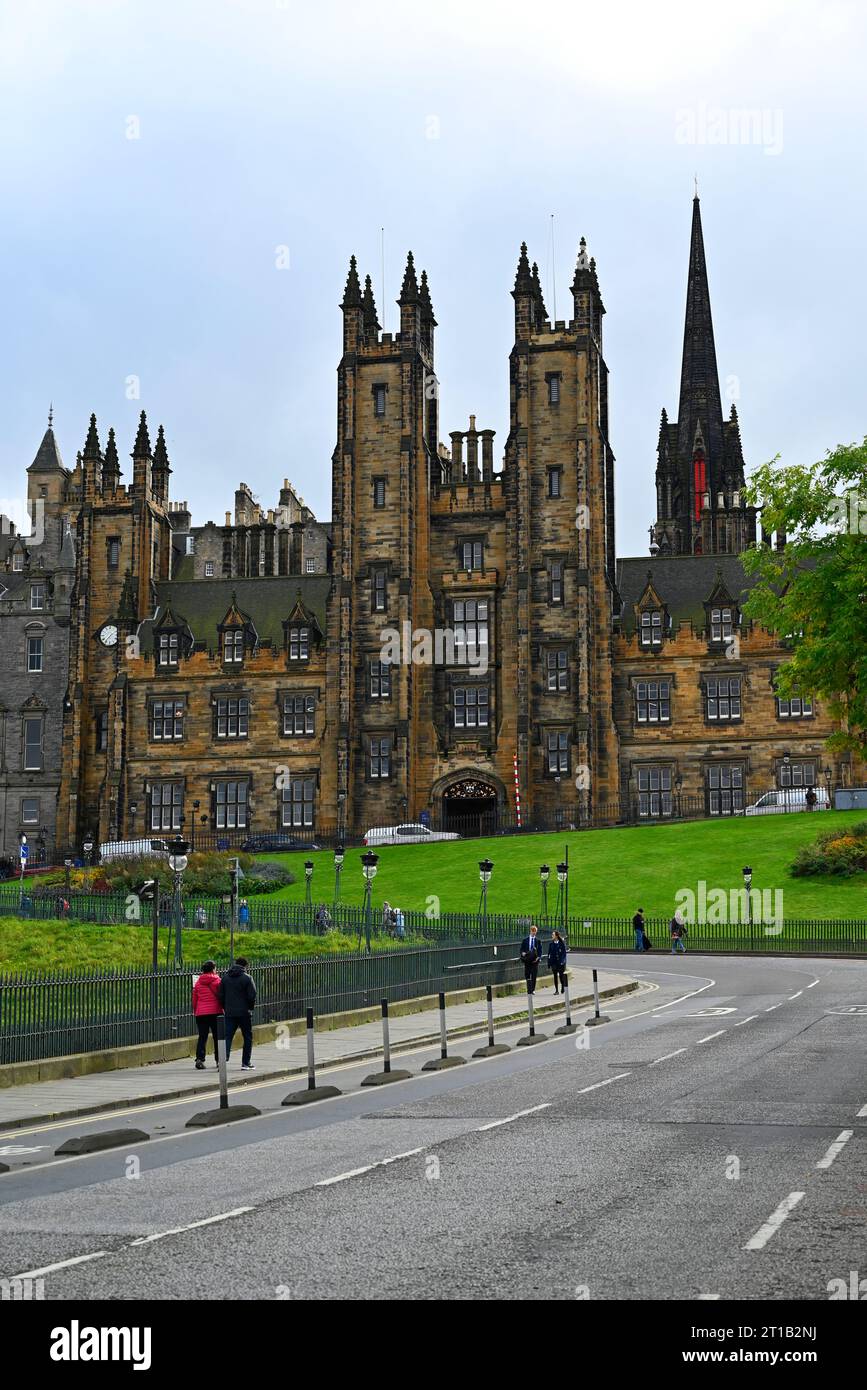 The mound Edinburgh city centre Stock Photo - Alamy