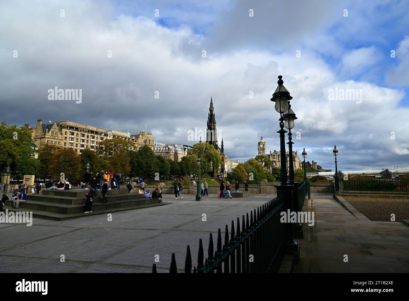 Scott monument Edinburgh Stock Photo - Alamy