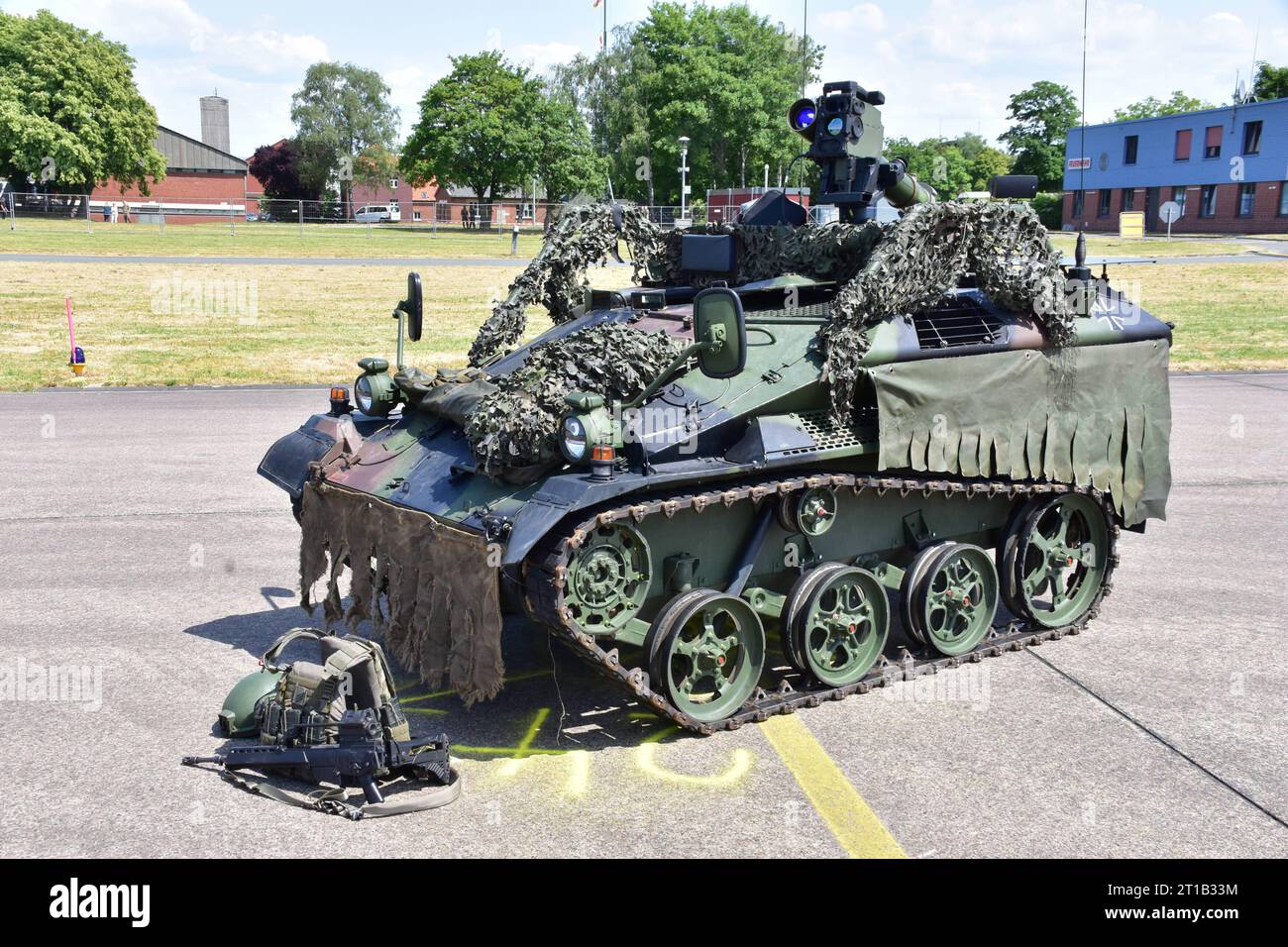 Waffenträger Wiesel mit MELLS beim Tag der Bundeswehr Der Waffenträger ...