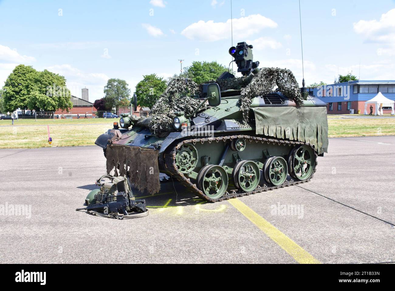 Waffenträger Wiesel mit MELLS beim Tag der Bundeswehr Der Waffenträger Wiesel in seiner neuesten ...