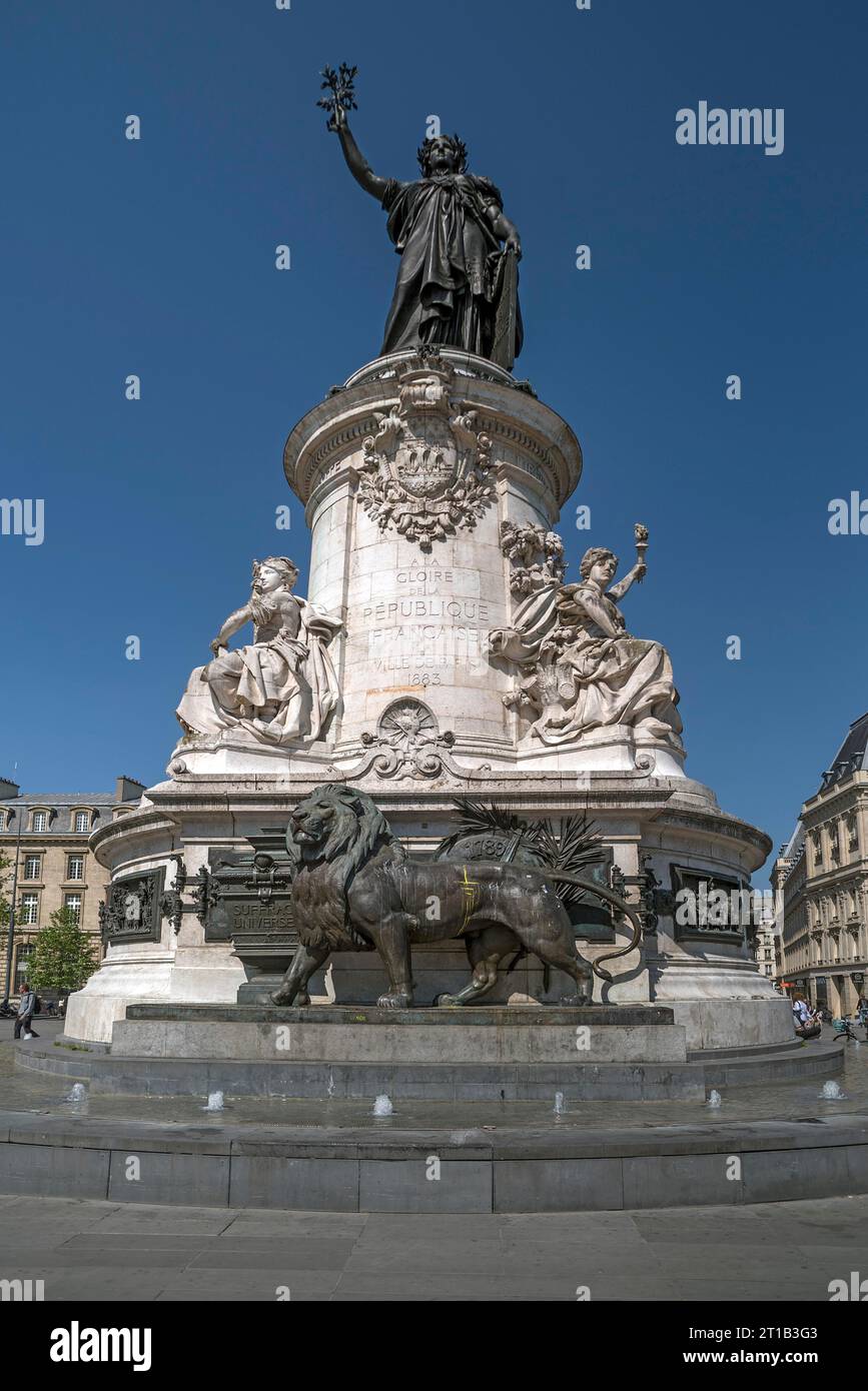 Republic monument paris hi-res stock photography and images - Alamy