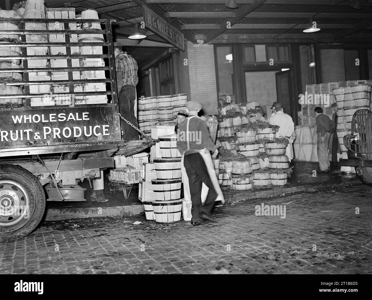 Warehouse old fashioned Black and White Stock Photos & Images - Alamy