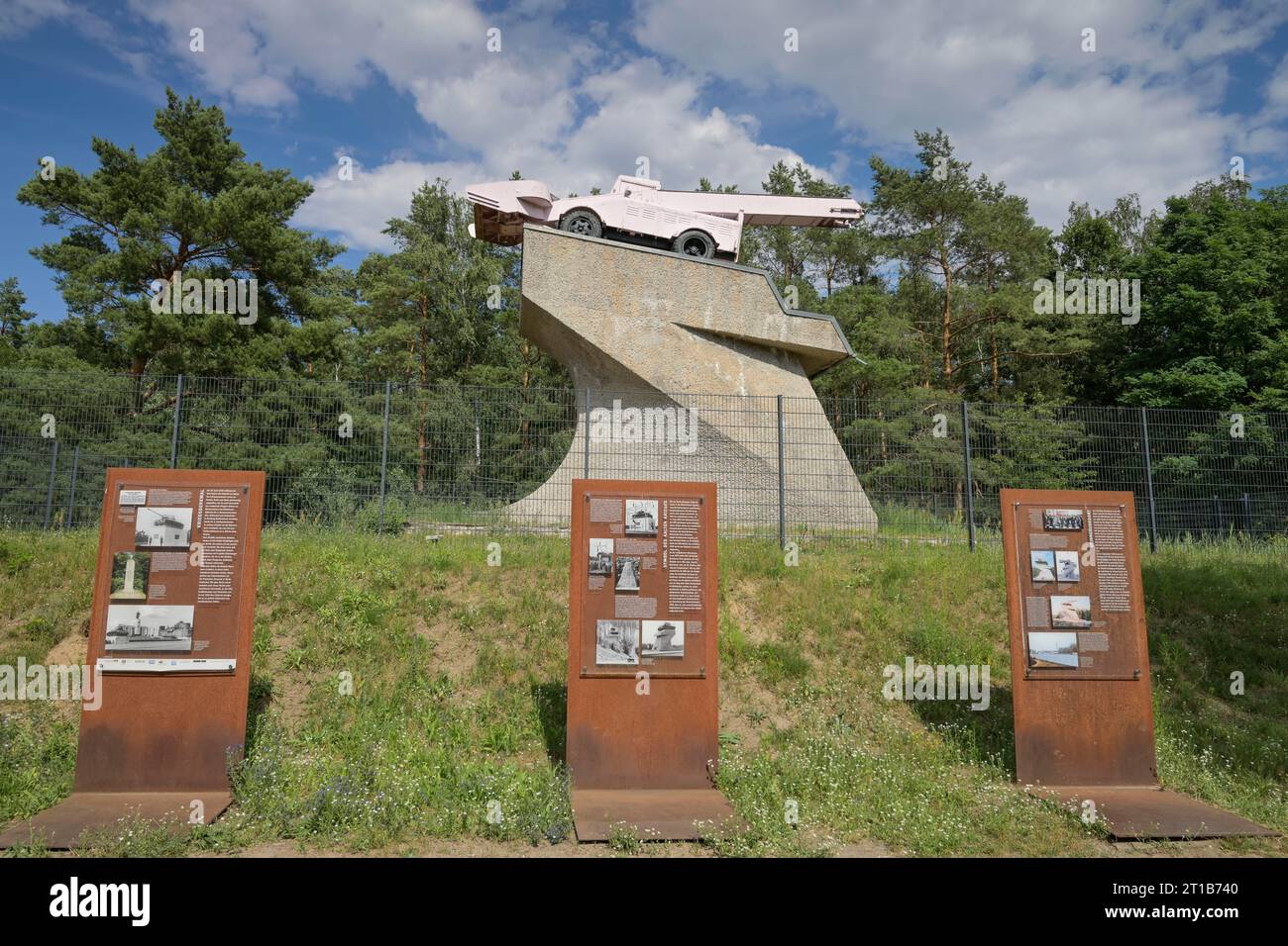 Monument, snow blower, memorial, Drewitz-Dreilinden, Kleinmachnow ...