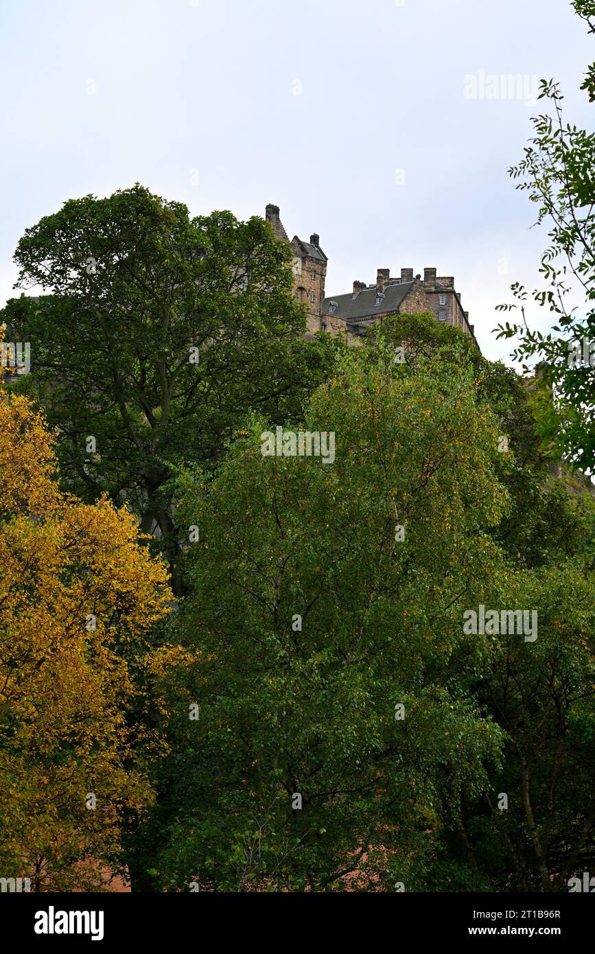 Edinburgh castle gardens autumn hi-res stock photography and images - Alamy