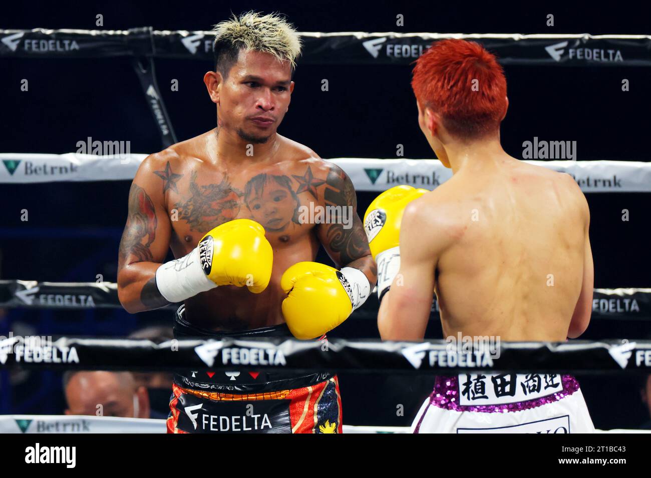 Ariake Arena Tokyo, Japan. 12th Oct, 2023. (L-R) John Riel Casimero ...