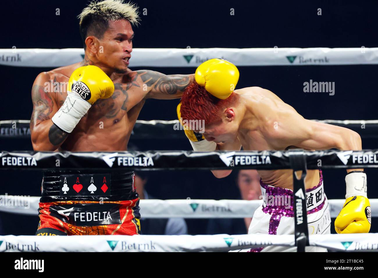 Ariake Arena Tokyo, Japan. 12th Oct, 2023. (L-R) John Riel Casimero, Yukinori Oguni, OCTOBER 12 ...