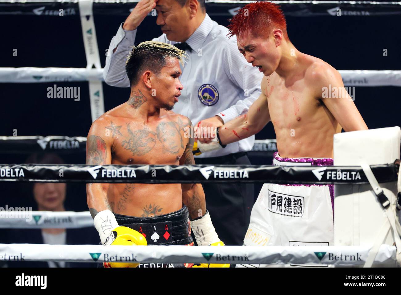 Ariake Arena Tokyo, Japan. 12th Oct, 2023. (L-R) John Riel Casimero, Yukinori Oguni, OCTOBER 12 ...