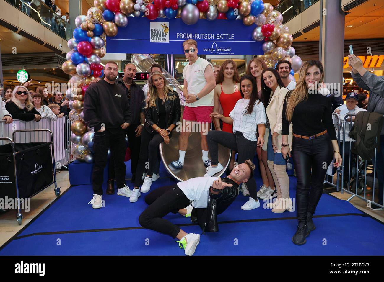 RECORD DATE NOT STATED PROMI-RUTSCH BATTLE 12.10.2023 Gruppenfoto mit u ...