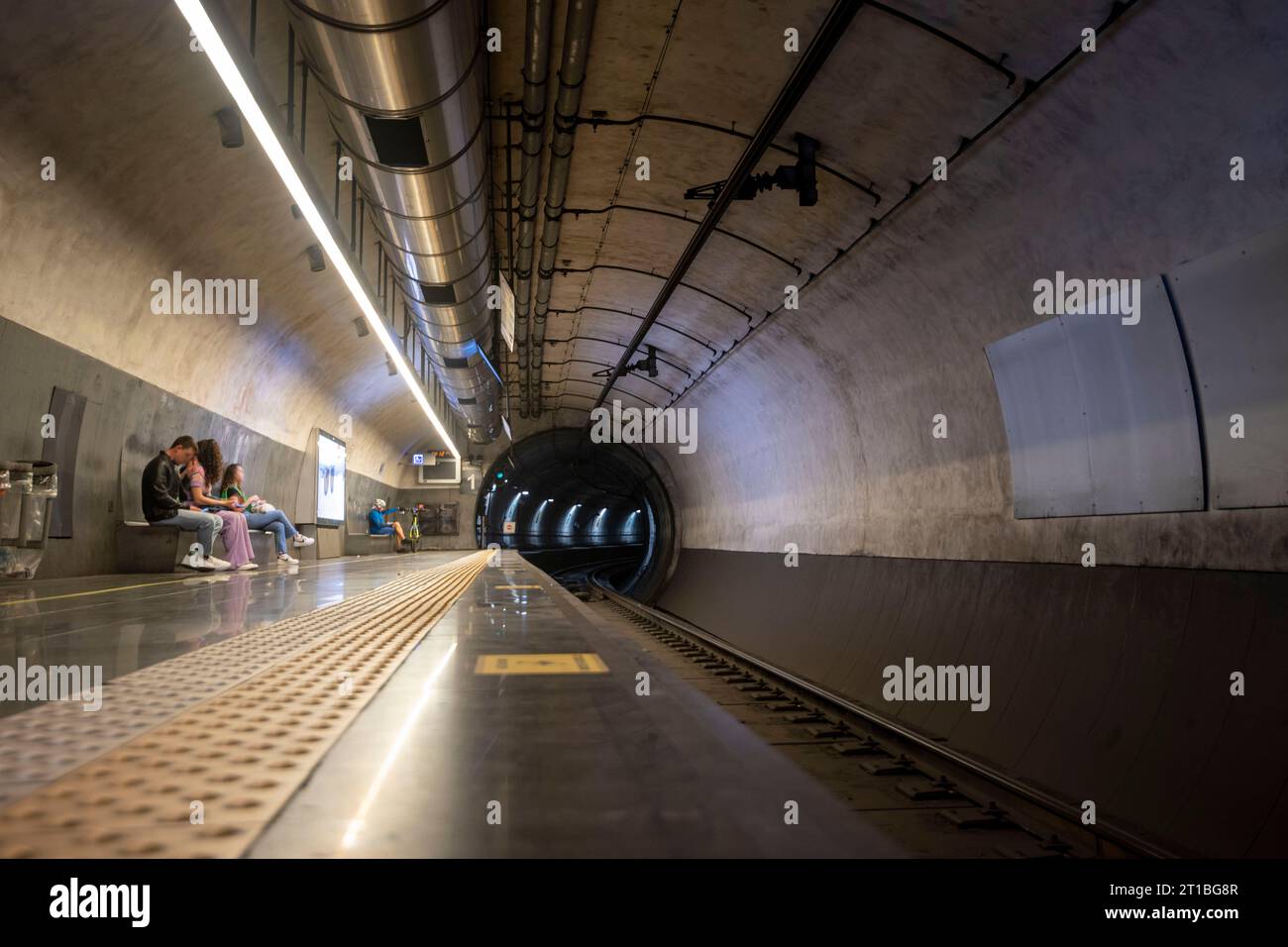 Underground metro tunnel hi-res stock photography and images - Alamy