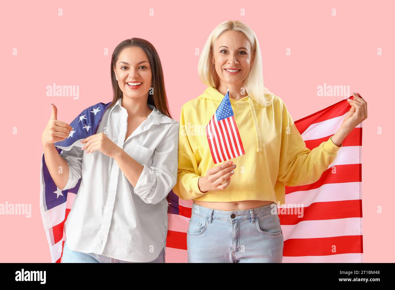 Young women usa flags hi-res stock photography and images - Alamy