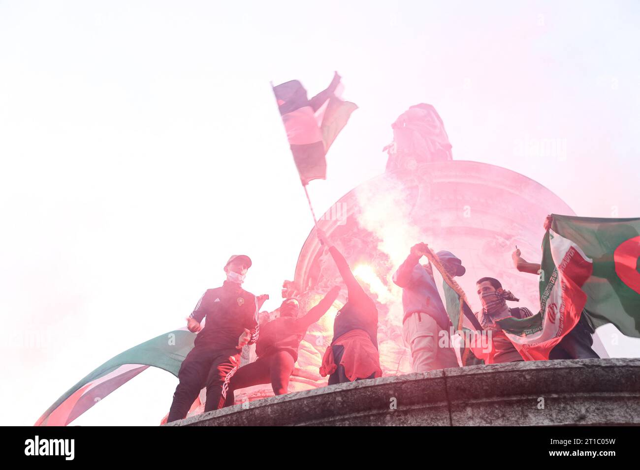 Protesters with flags and smoke bombs in support to Palestine. Hundreds ...
