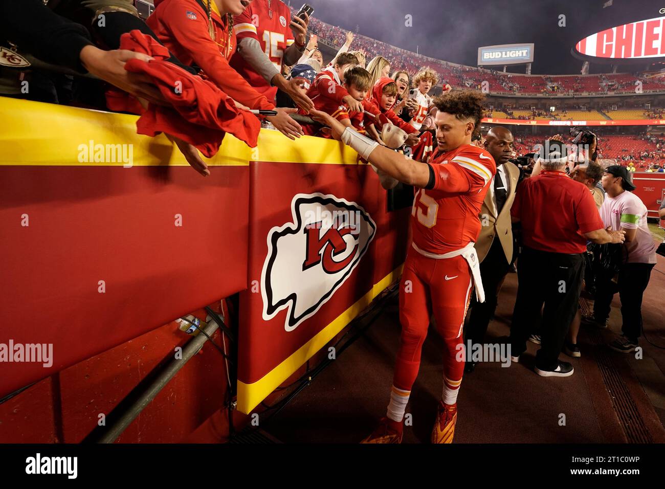 Kansas City Chiefs quarterback Patrick Mahomes greets fans an NFL ...