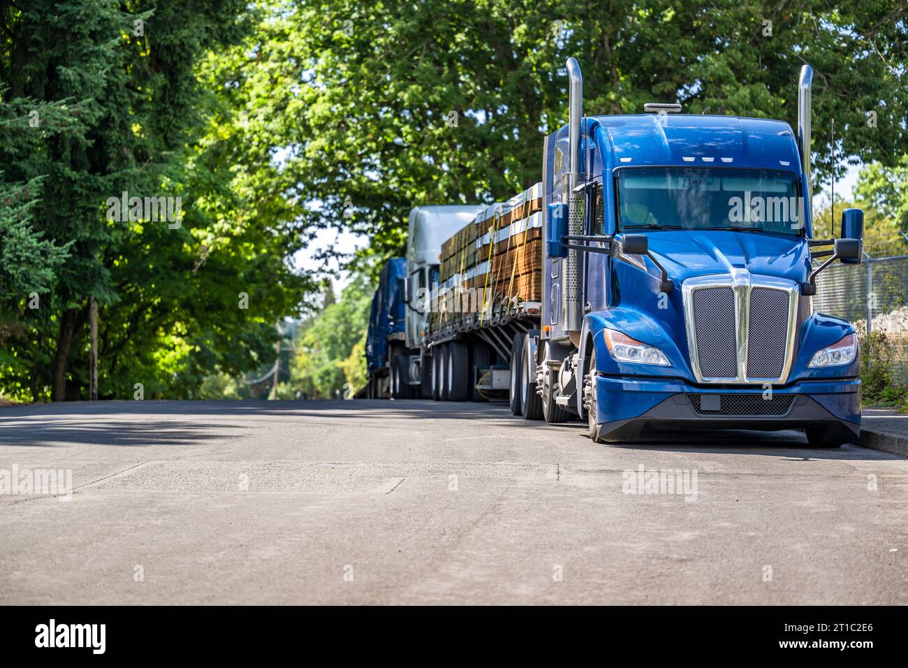 Industrial blue classic big rig semi truck tractor with extended hi-res ...