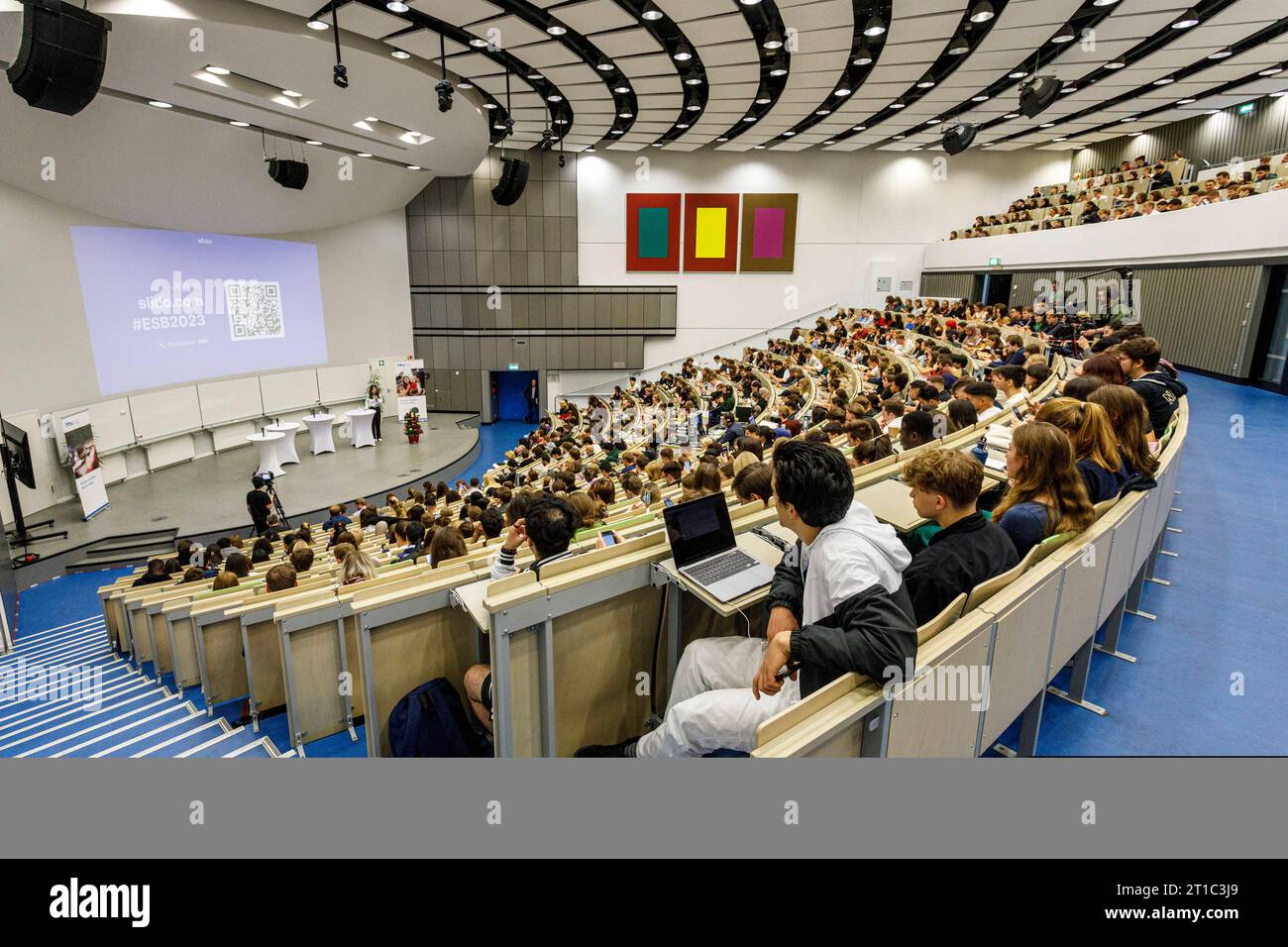 Heinrich-Heine-Universität Begrüßung der Neuen zum Studienstart und Erstsemester NUR FÜR ...