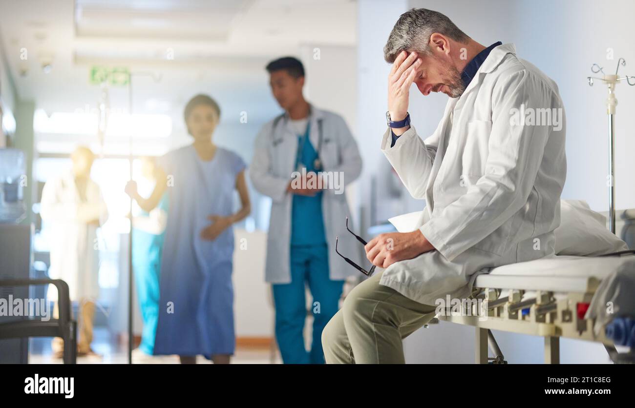 Angry senior hospital hi-res stock photography and images - Alamy