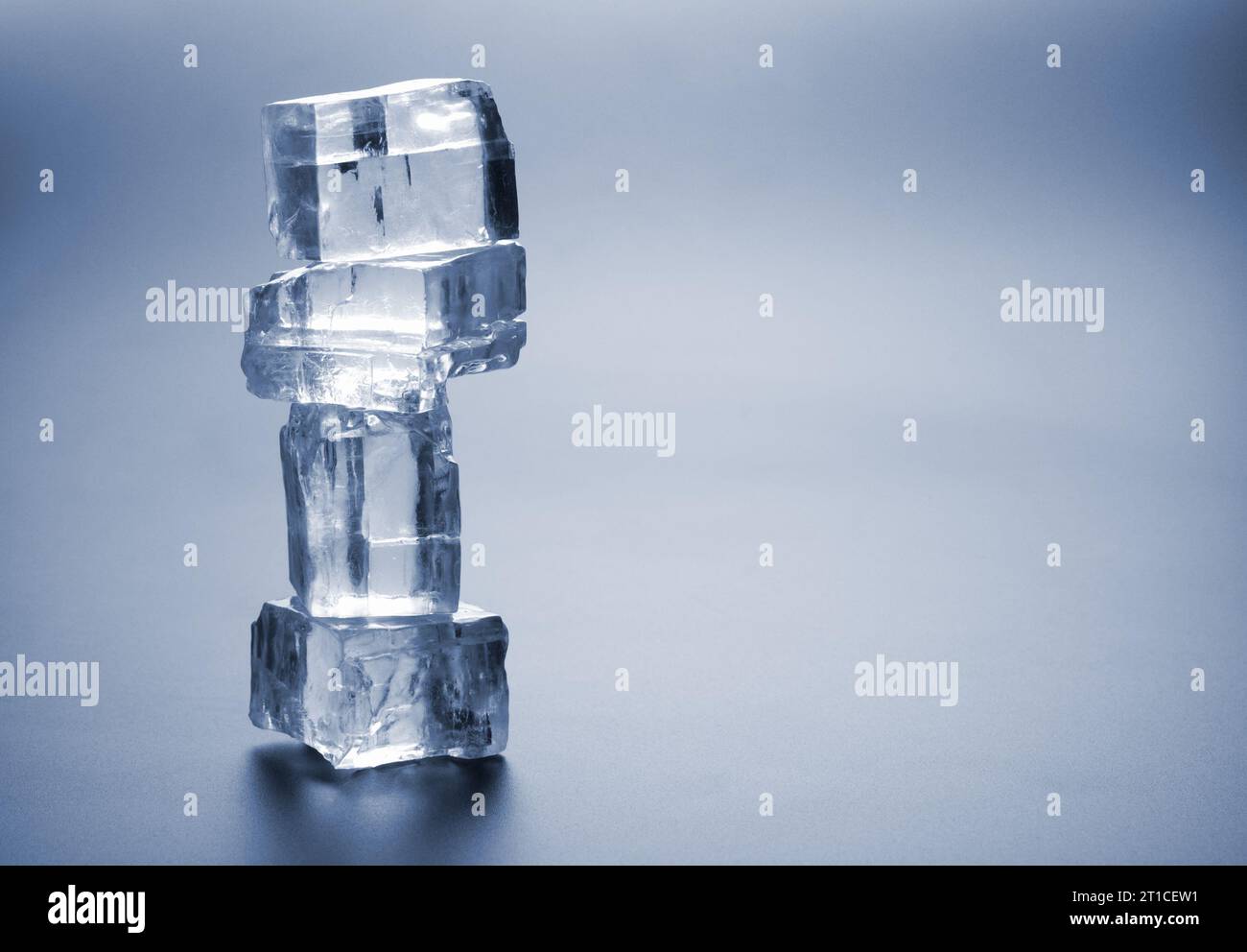 Pyramid ice cubes hi-res stock photography and images - Alamy
