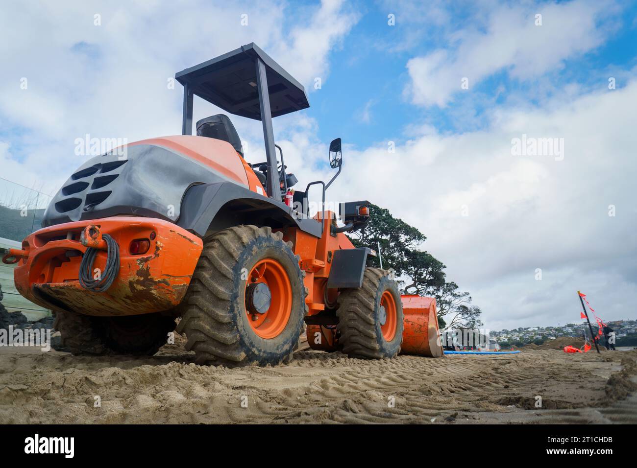 Excavator bulldozer beach hi-res stock photography and images - Alamy