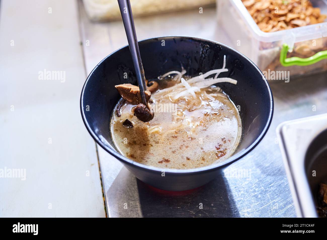 Making ramen noodle hi-res stock photography and images - Alamy