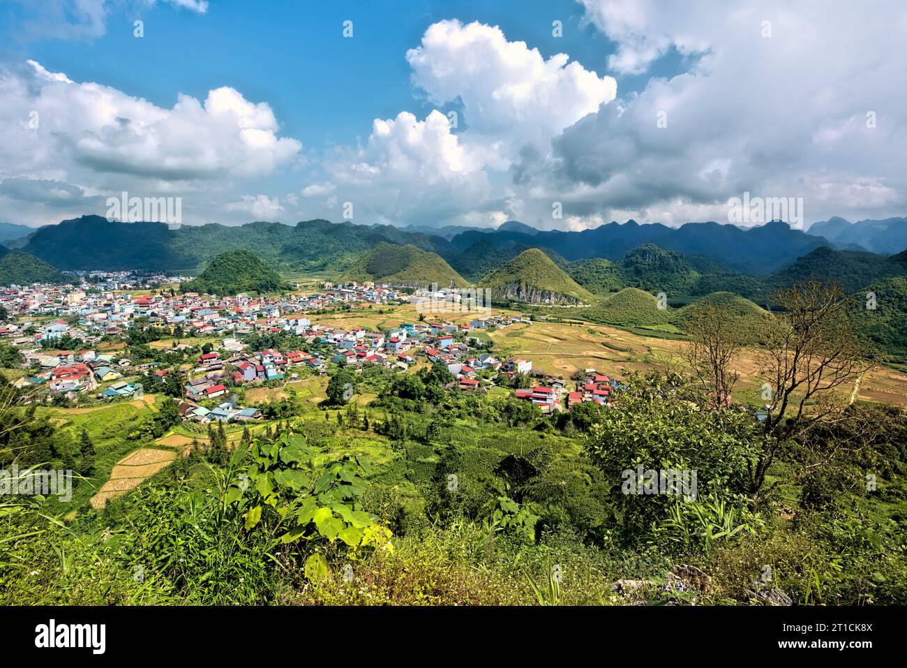 Dong van karst plateau unesco global geopark hi-res stock photography ...