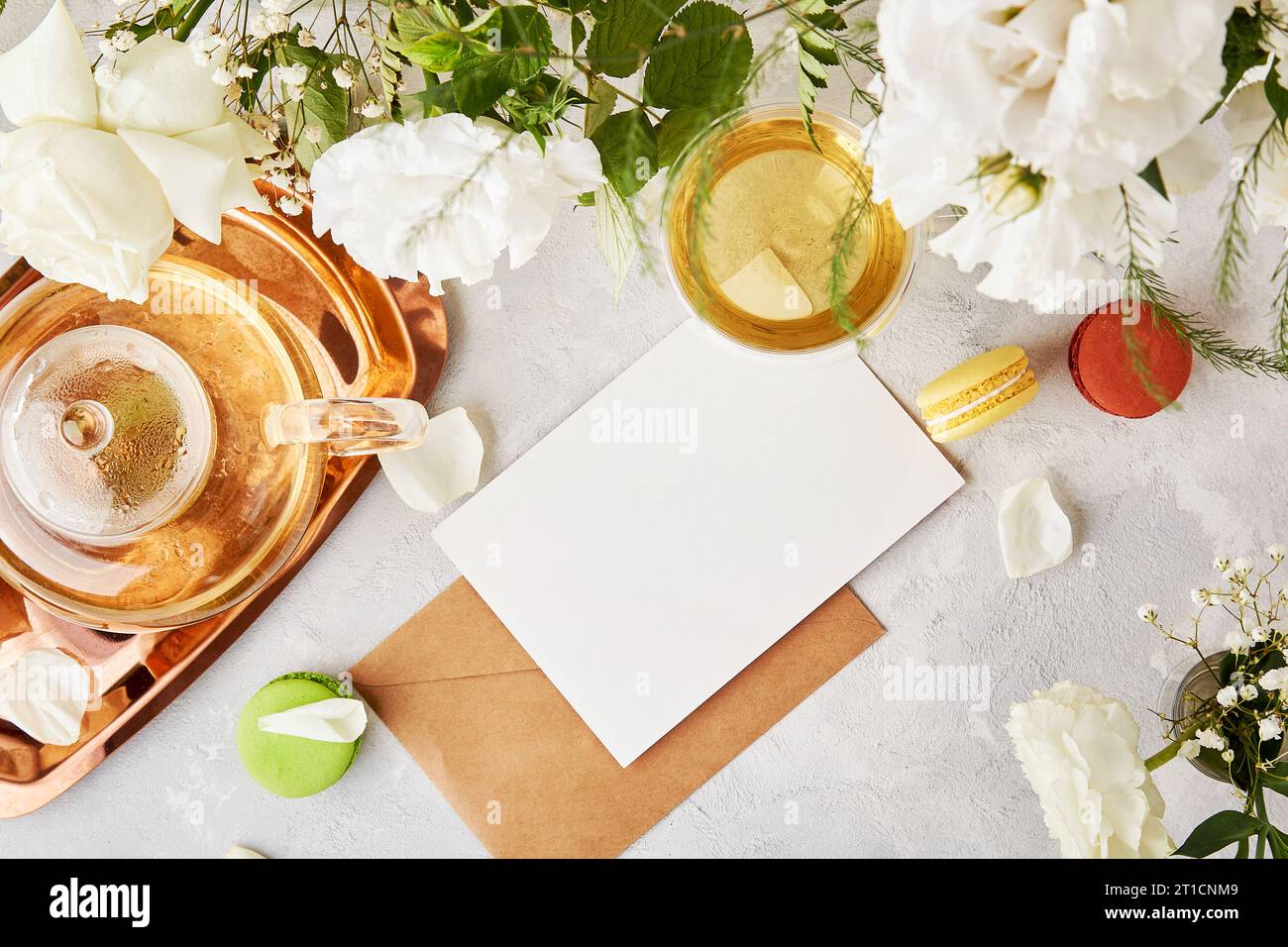 Aesthetic craft envelope with stationery card mock up for greetings ...