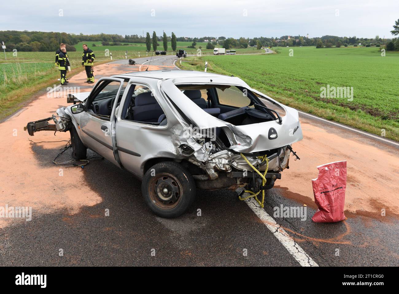 Schkeuditz - Motor rausgerissen, Auto Überschlagen: 4 Verletzte bei ...
