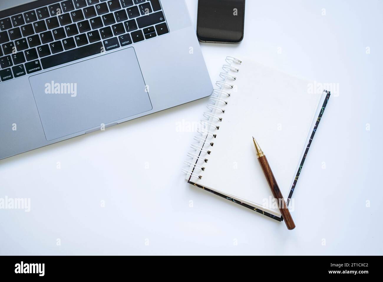 Checklist on sheet white paper hi-res stock photography and images - Alamy