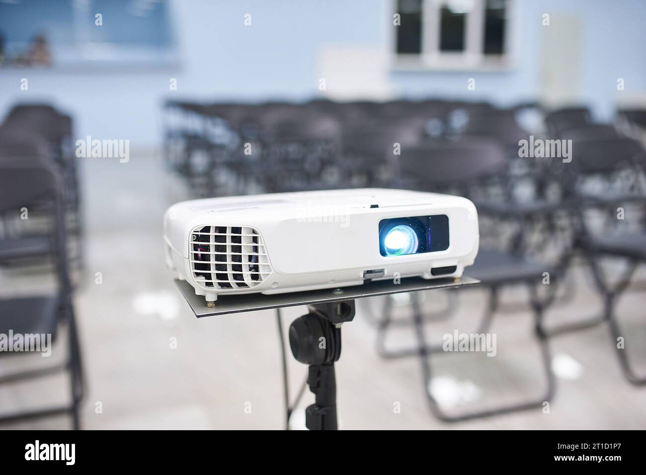 Video projector in office meeting hi-res stock photography and images ...