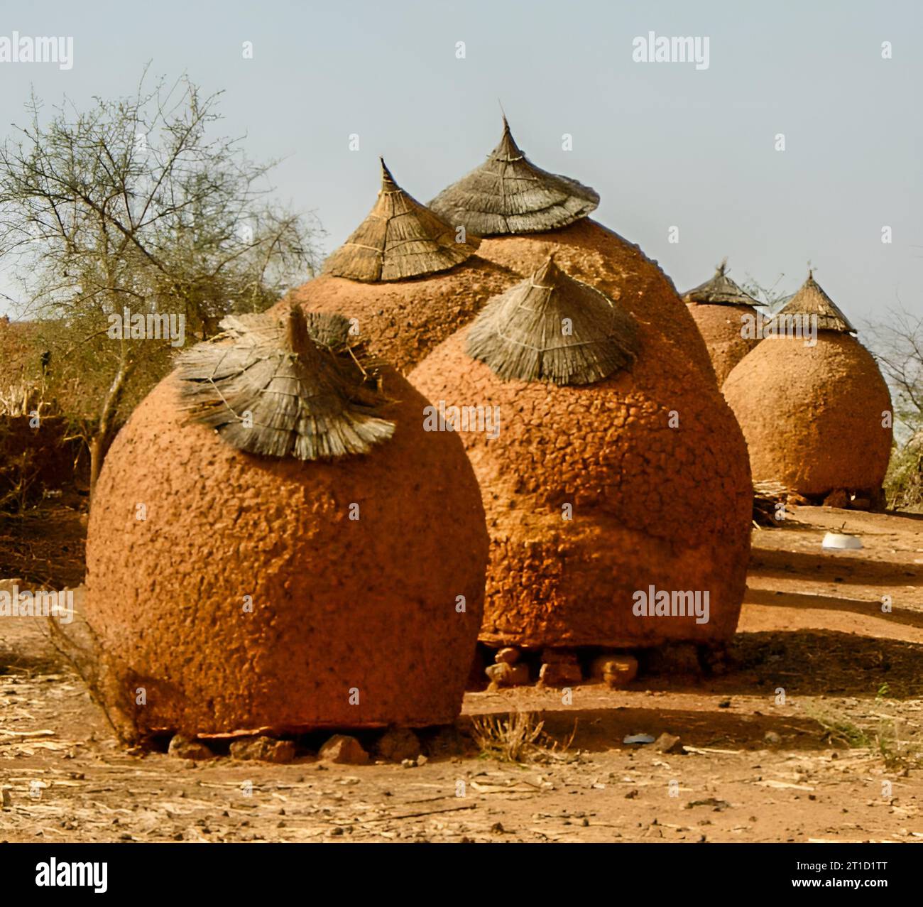 Wattle granaries hi-res stock photography and images - Alamy
