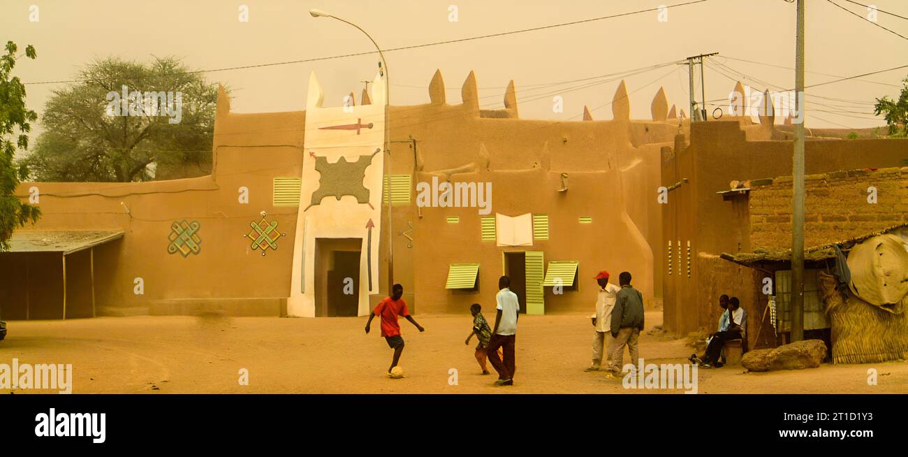 Hausa architecture hi-res stock photography and images - Alamy