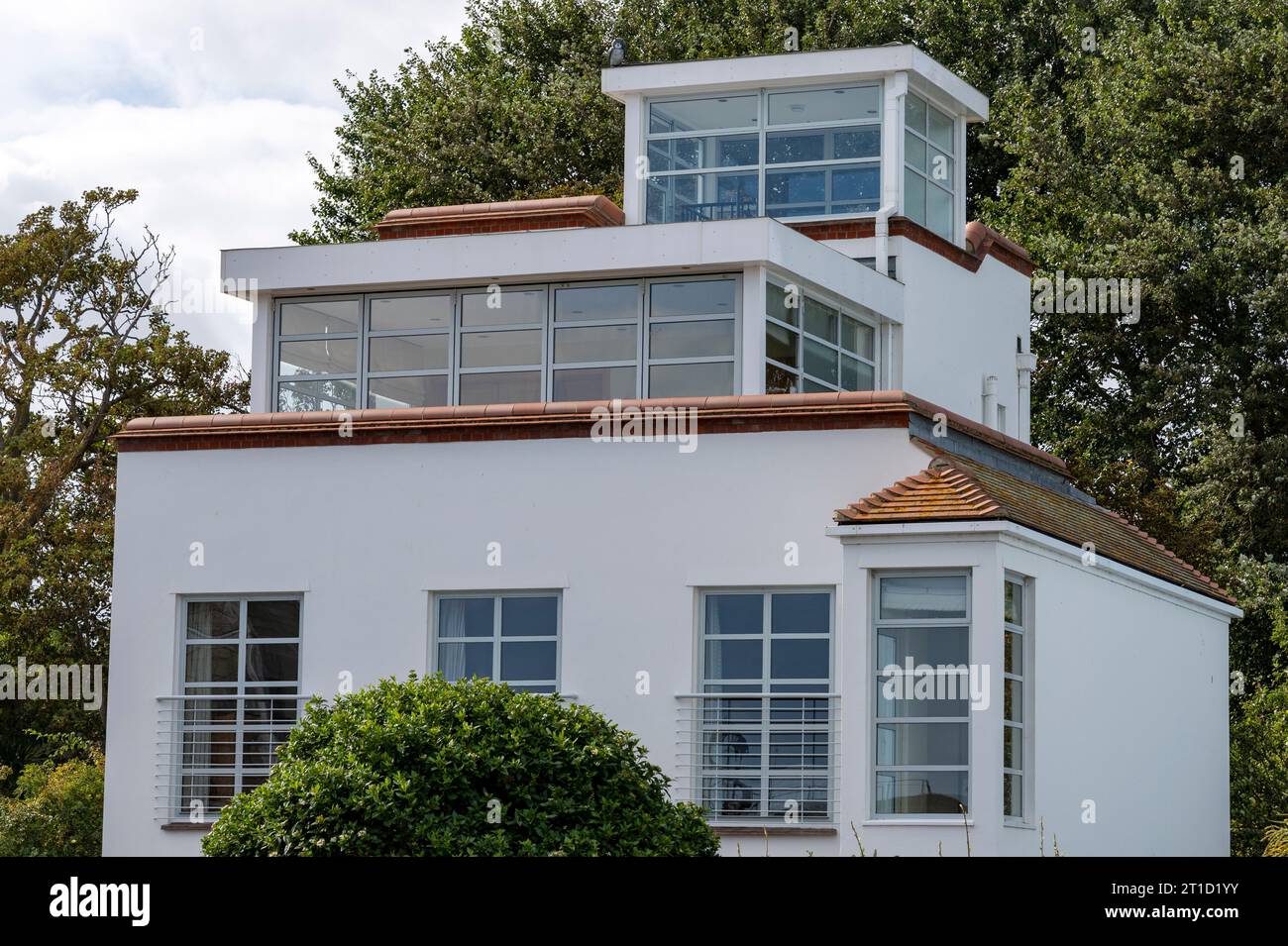 Art deco seaside building hi-res stock photography and images - Alamy