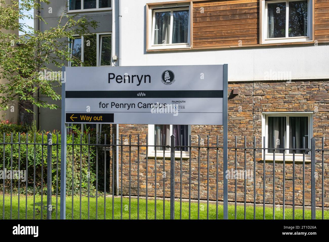 Train station sign uk hi-res stock photography and images - Alamy