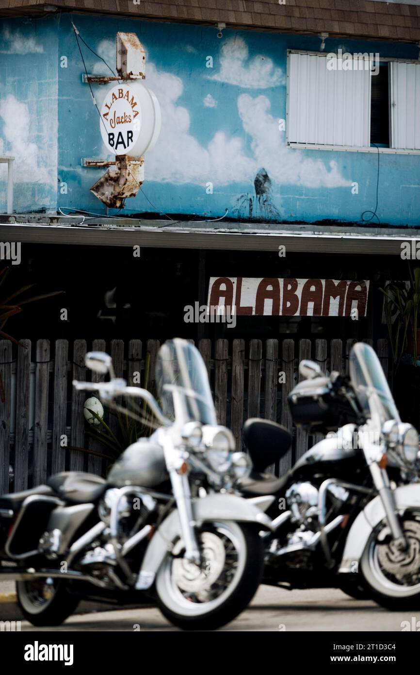 motorcycles outside Alabama bar Stock Photo - Alamy