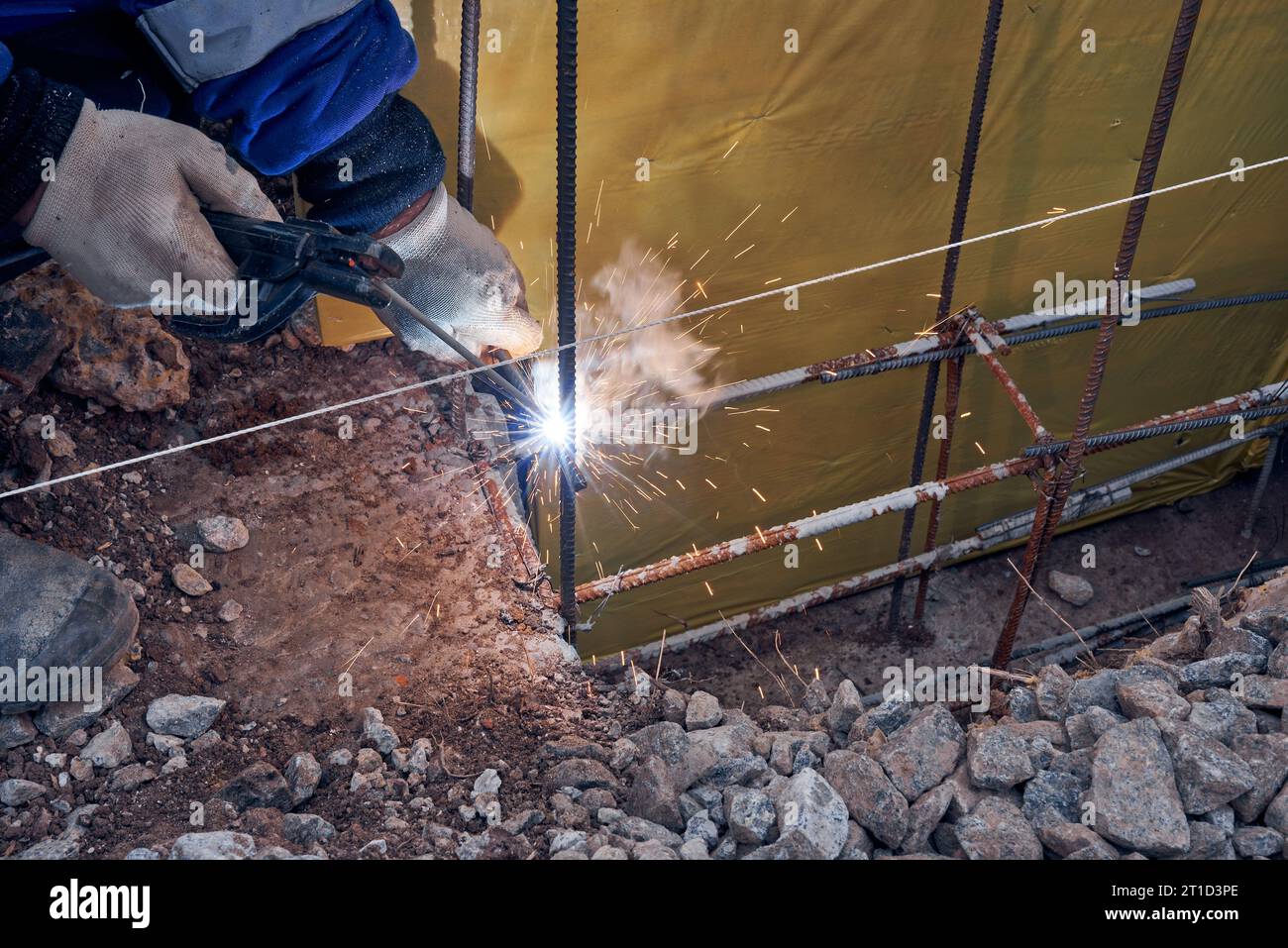 Welding metal rod construction site hi-res stock photography and images ...