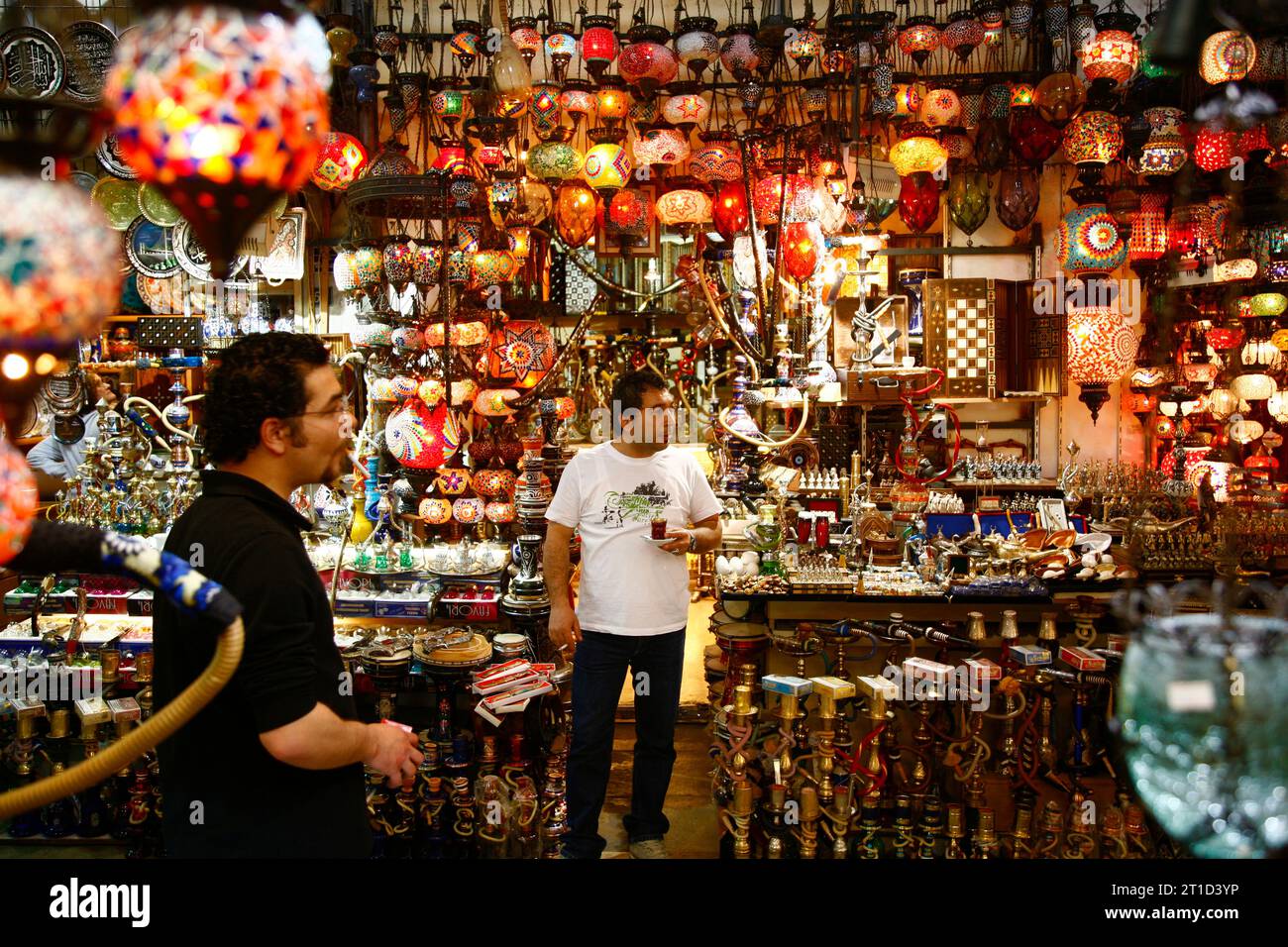 Craft and Lanterns shop in the Grand Bazaar, Istanbul, Turkey Stock ...