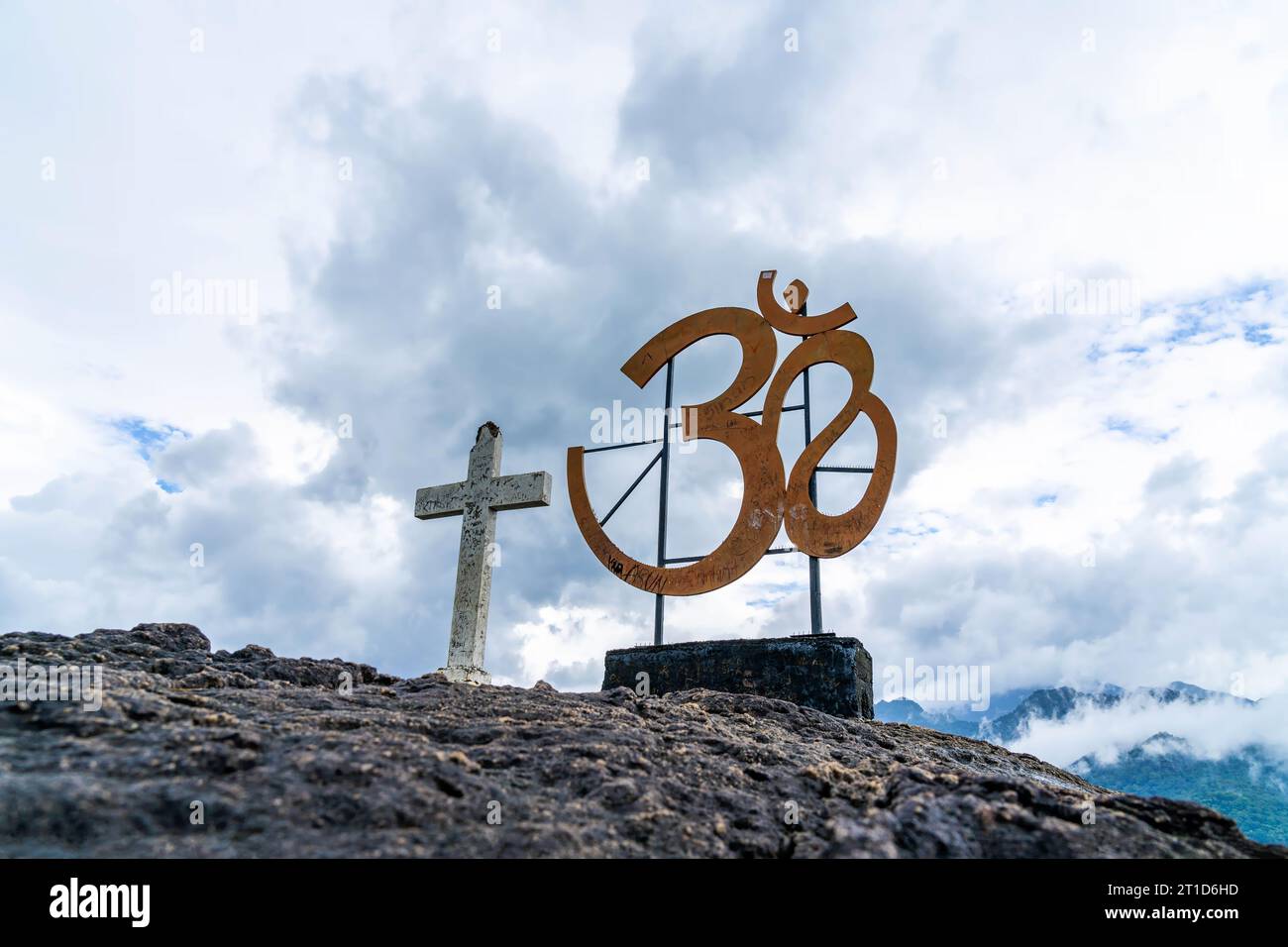 Ohm mountains hi-res stock photography and images - Alamy