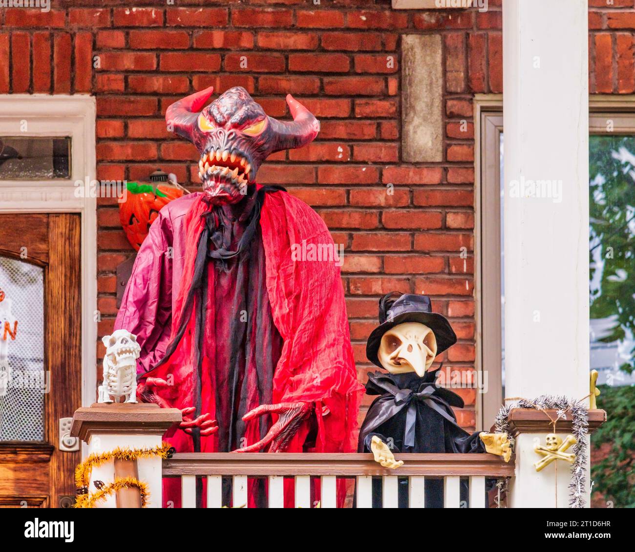 Creative halloween displays hi-res stock photography and images - Alamy