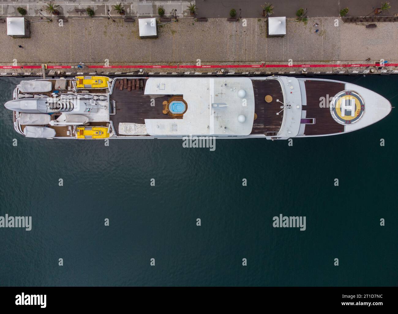 aerial top view of luxury yacht in port Stock Photo - Alamy
