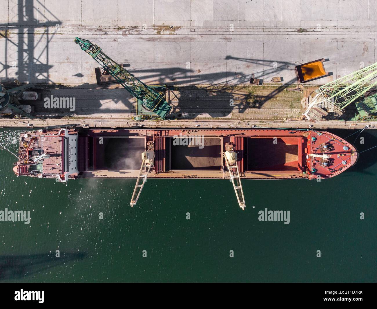 Cargo ship loading in hi-res stock photography and images - Alamy