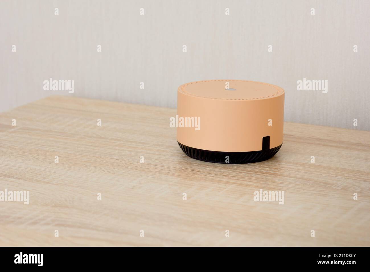 Smart column Yandex Station Stock Photo - Alamy