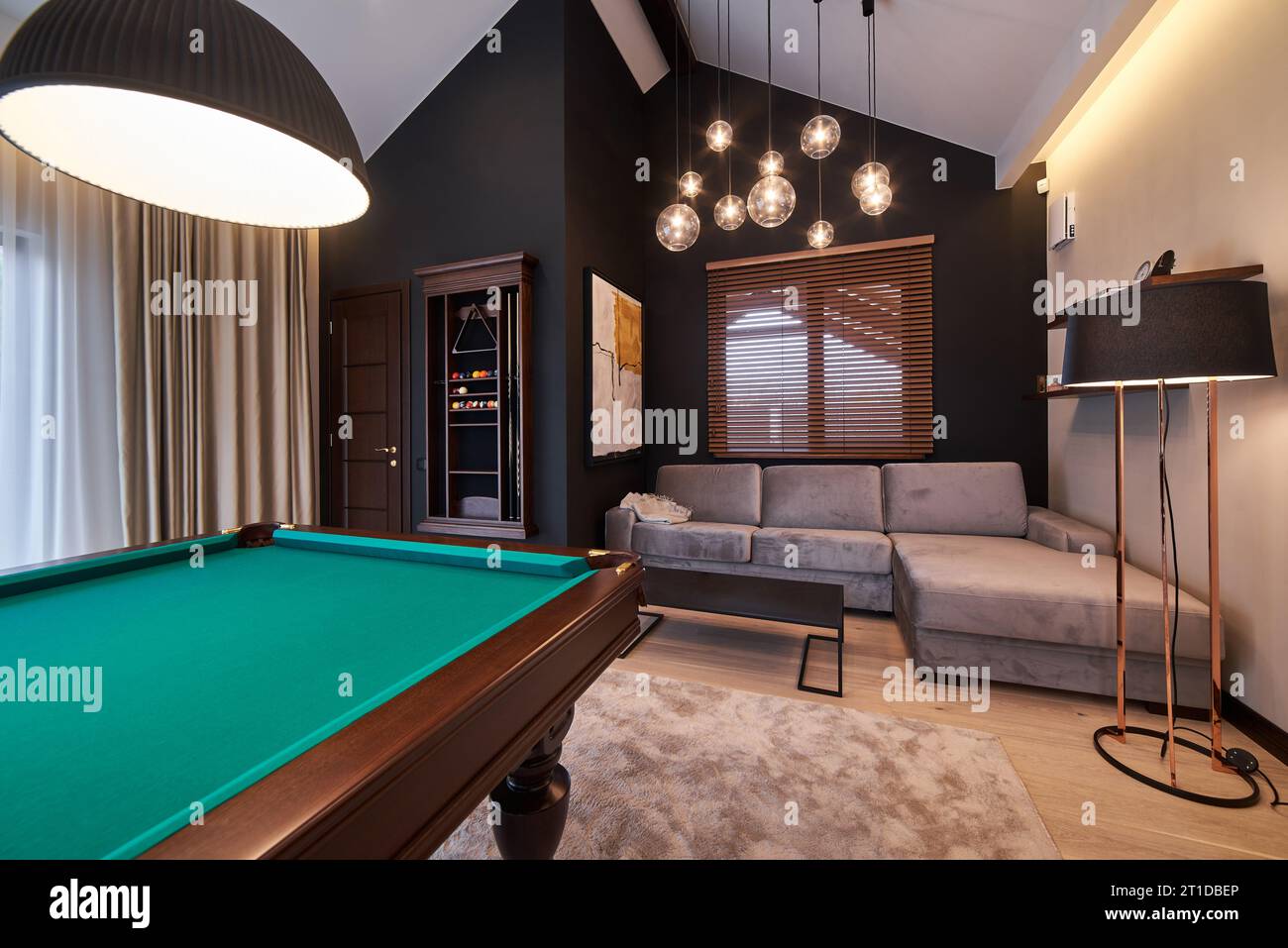 Luxurious billiard room hi-res stock photography and images - Alamy