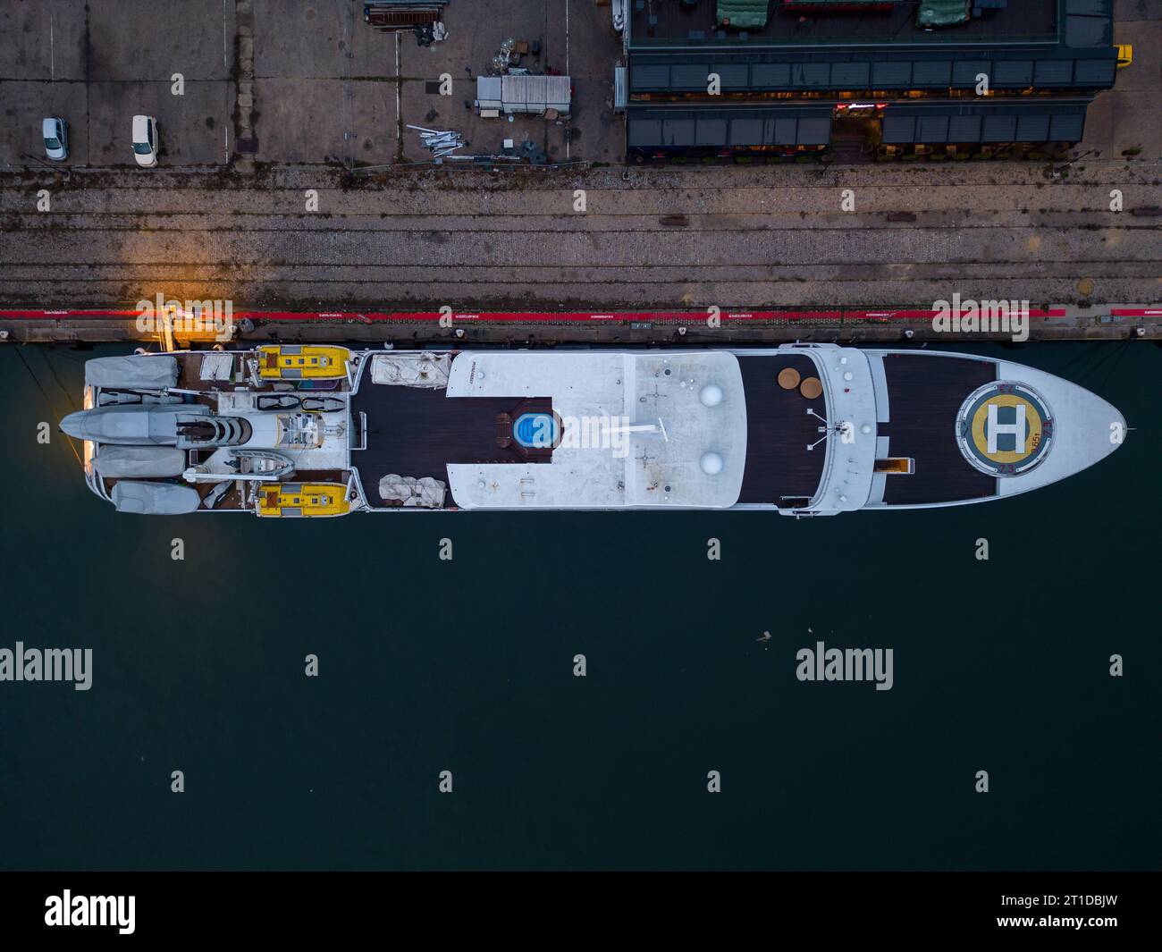 Super yacht helipad hi-res stock photography and images - Alamy