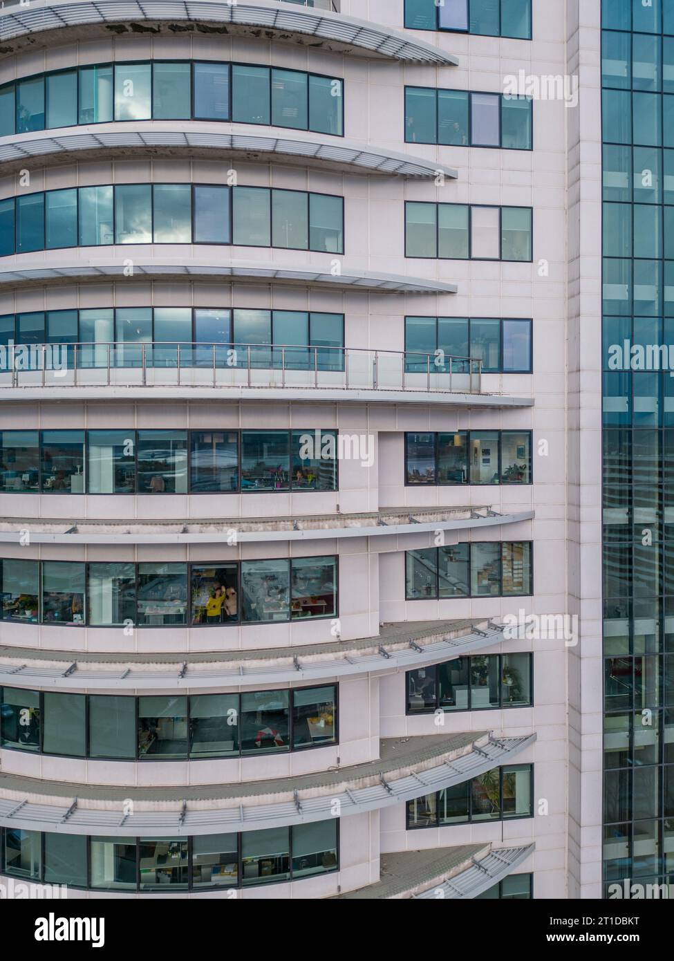 4k modern building time lapse hi-res stock photography and images - Alamy