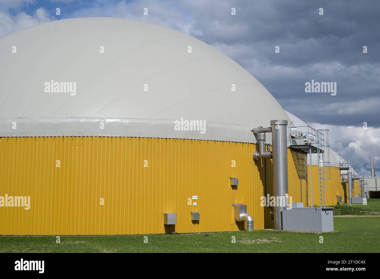 EnviTec biogas plant with integrated LNG plant GERMANY, Guestrow ...