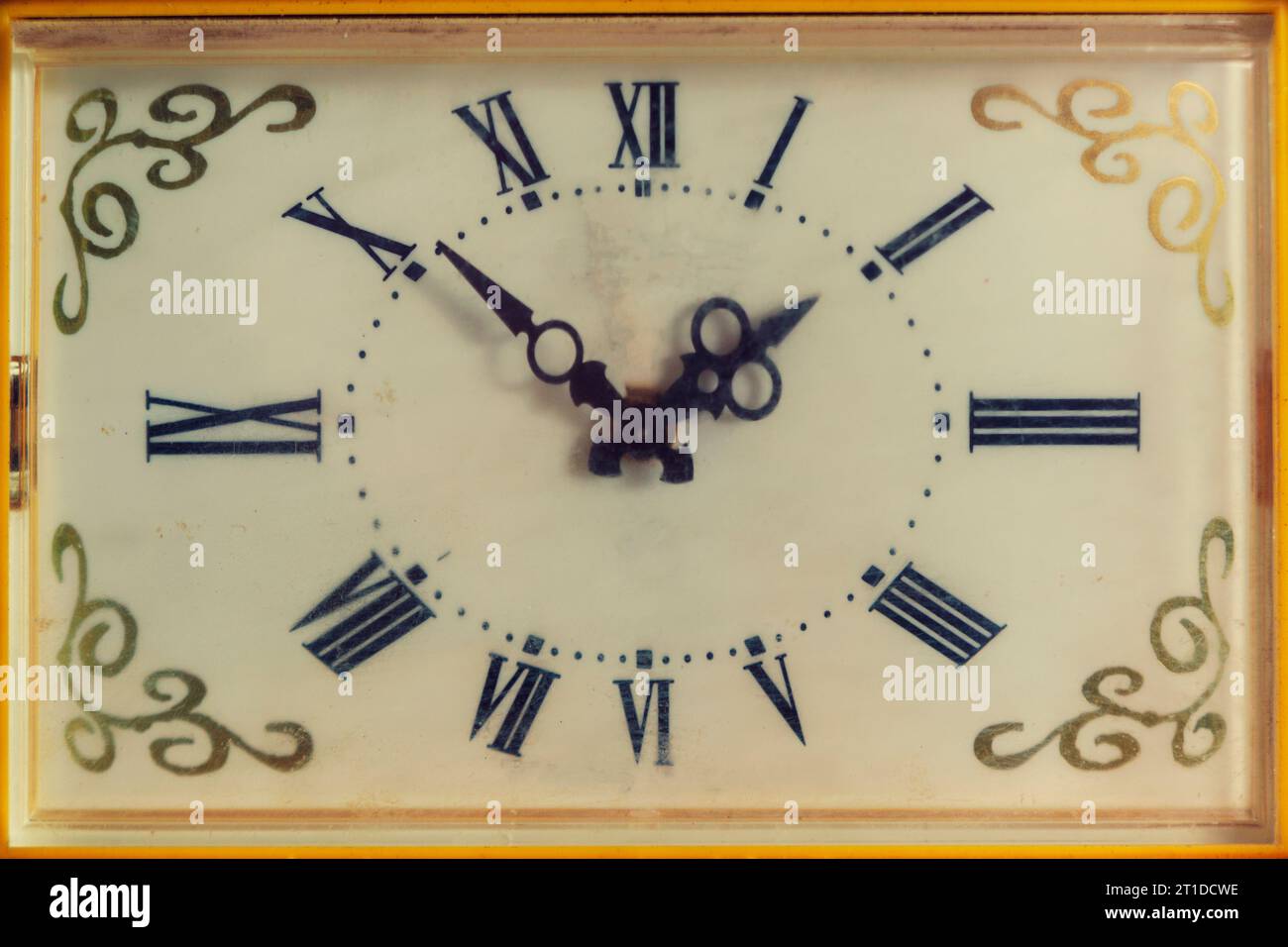 Old Vintage alarm clock, retro alarm clock. time concept. watch ...