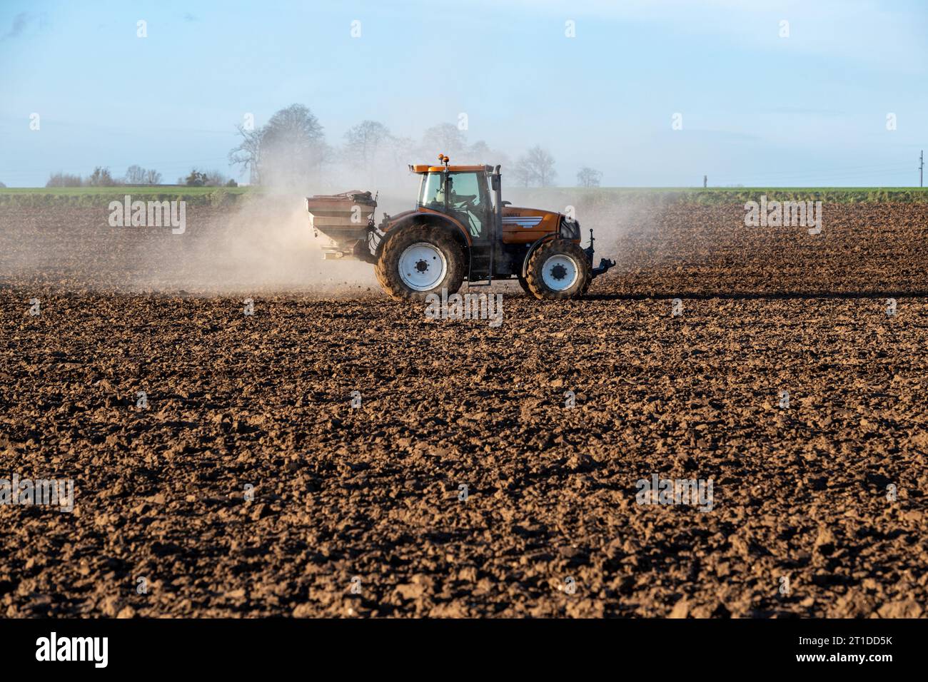 Fertilizer application tractor hi-res stock photography and images - Alamy