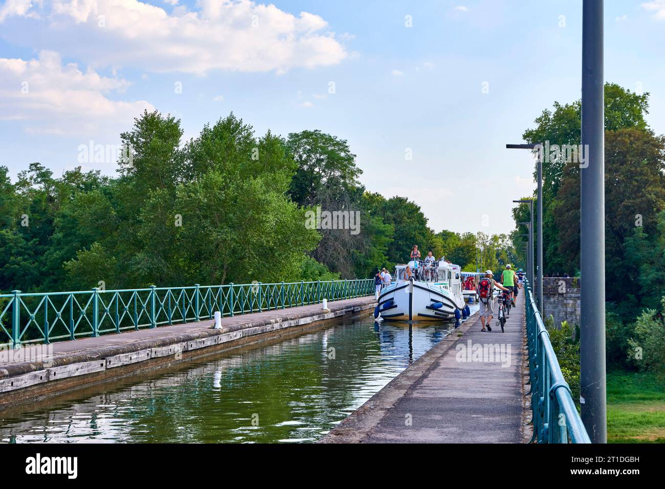 Navigable water bridge of digoin hi-res stock photography and images ...