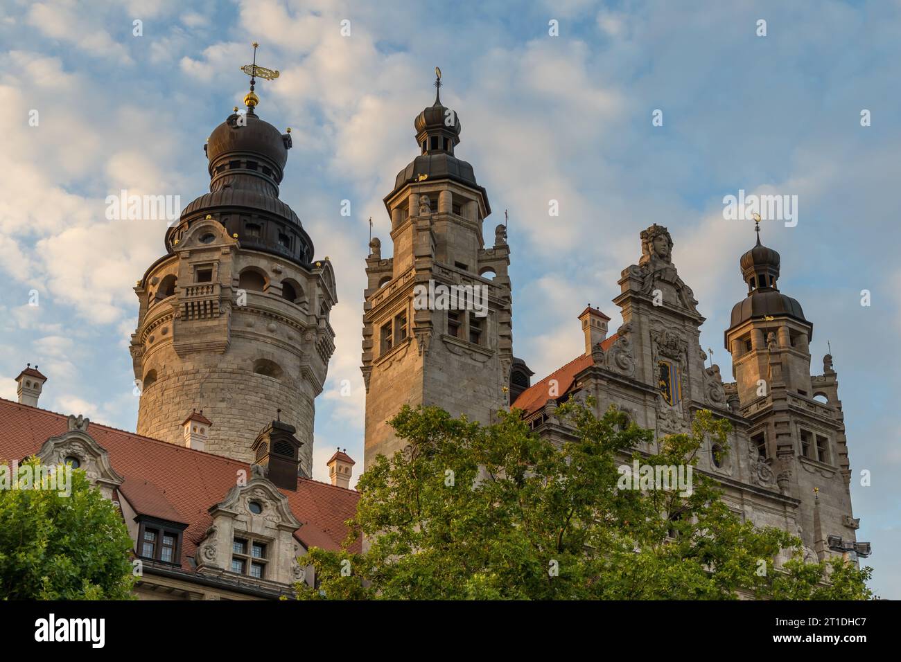 Facade neues rathaus new hi-res stock photography and images - Alamy