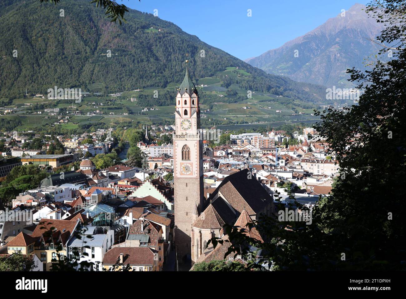 Meran, Italien, Südtirol 11. Oktober 2023 Hier der Blick vom ...