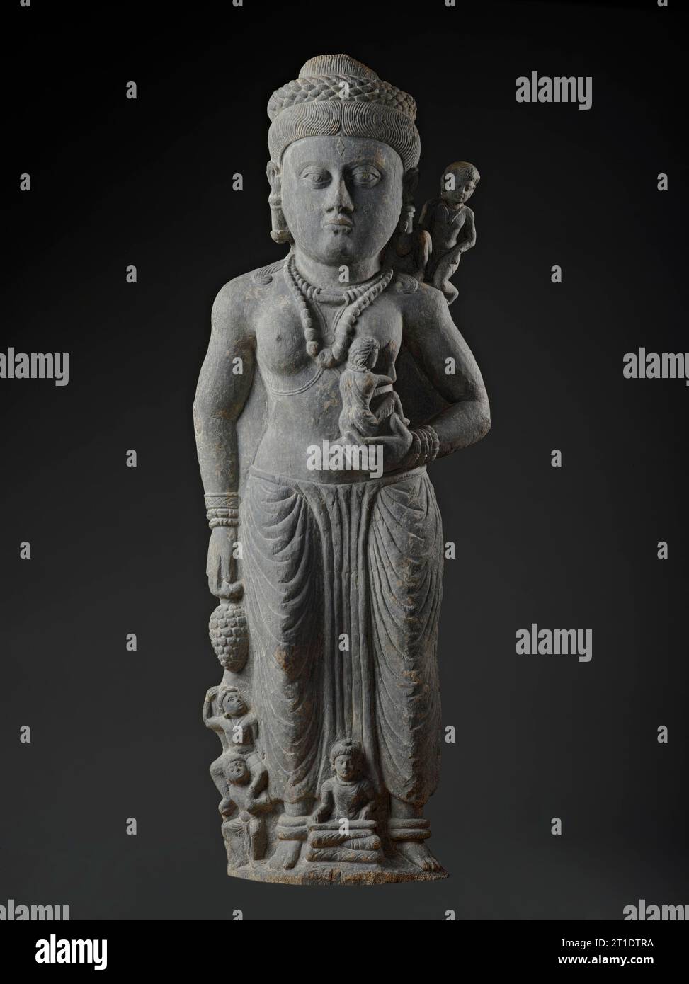 The buddhist goddess hariti with children image 1 of 6 hi-res stock ...