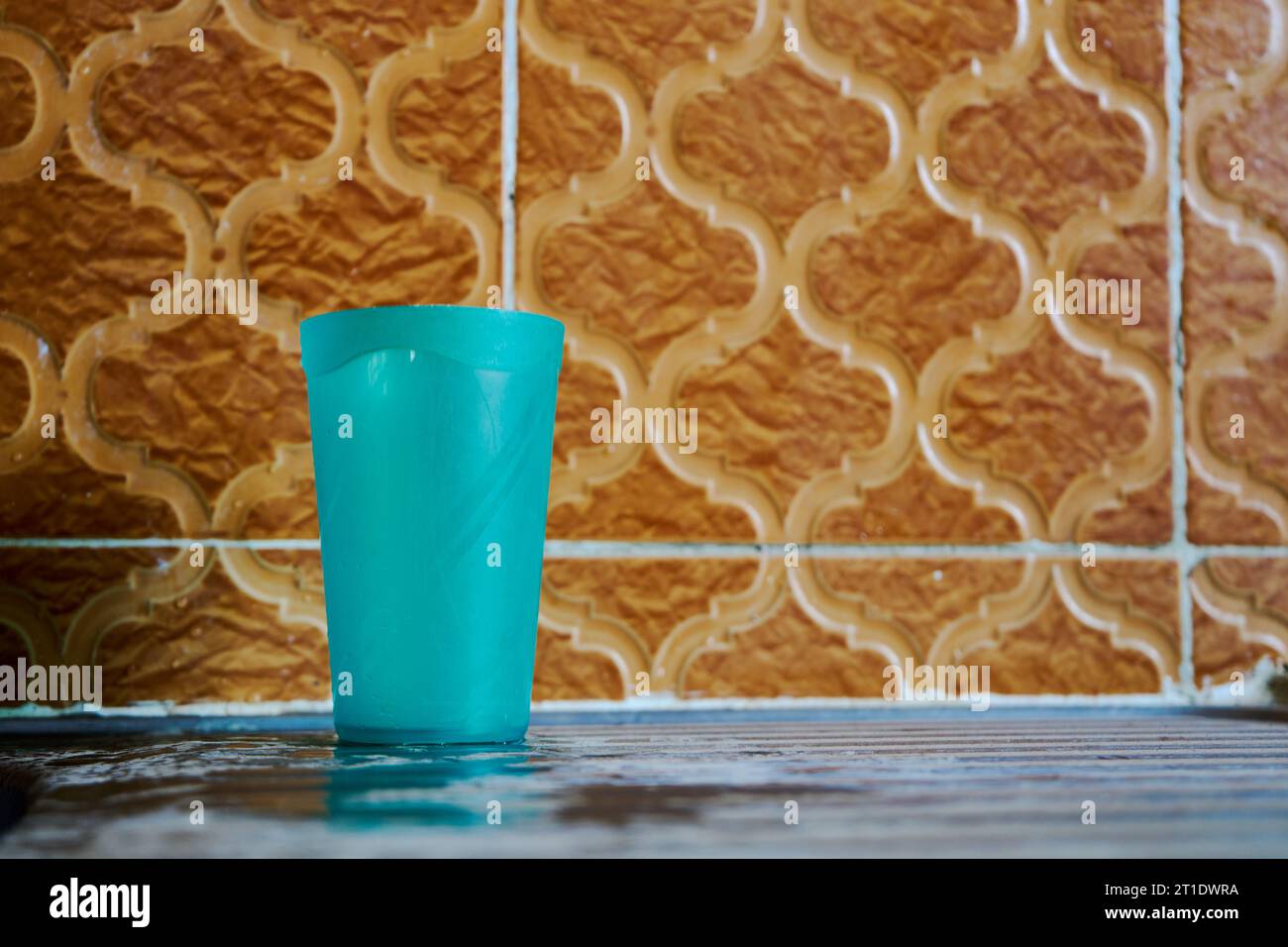 Small cup service hi-res stock photography and images - Alamy